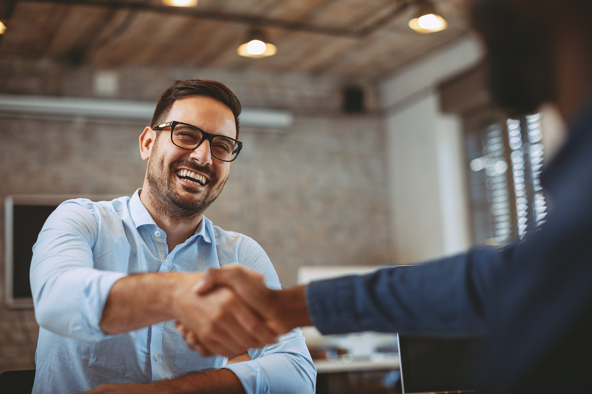 Customer Appreciation Gifts: 10 Award Ideas to Strengthen Business ...